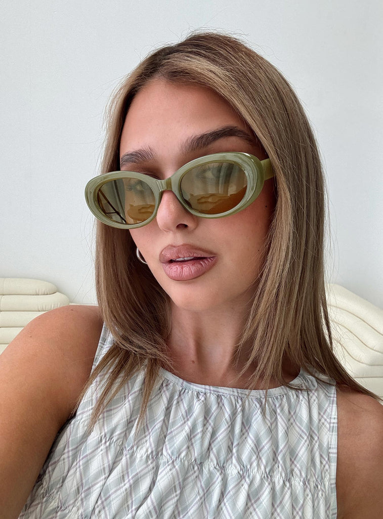 Full Of Wonder Sunglasses Olive | Princess Polly AU