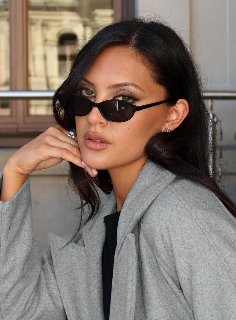 Wonderful World Sunglasses Black | Princess Polly AU