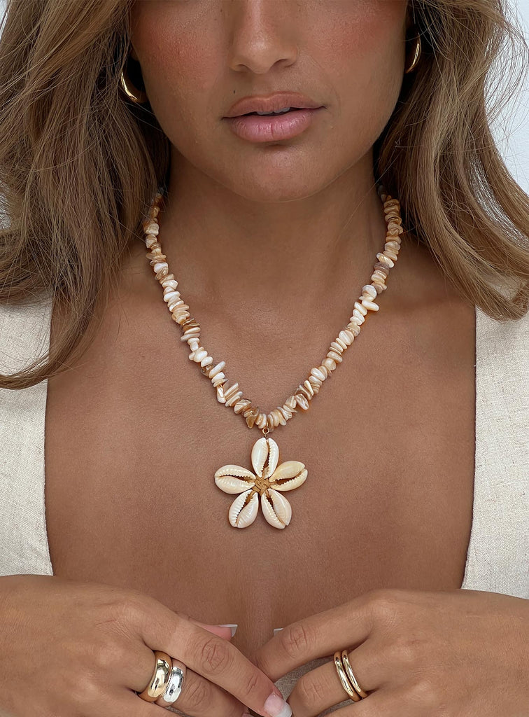 Keeping Cool Necklace Beige | Princess Polly AU