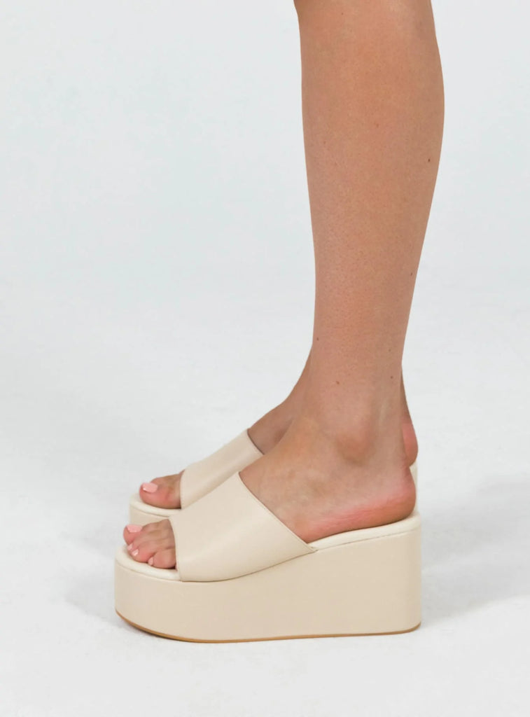 Arora Platform Slides Beige | Princess Polly
