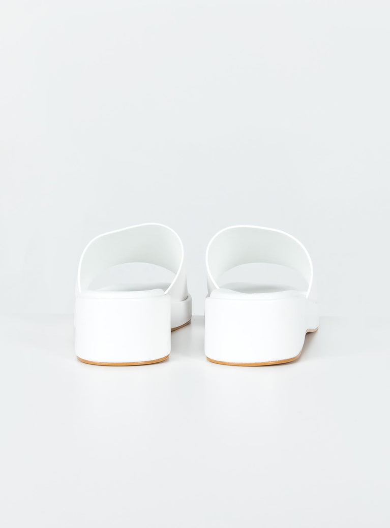Delia Sandals White | Princess Polly AU